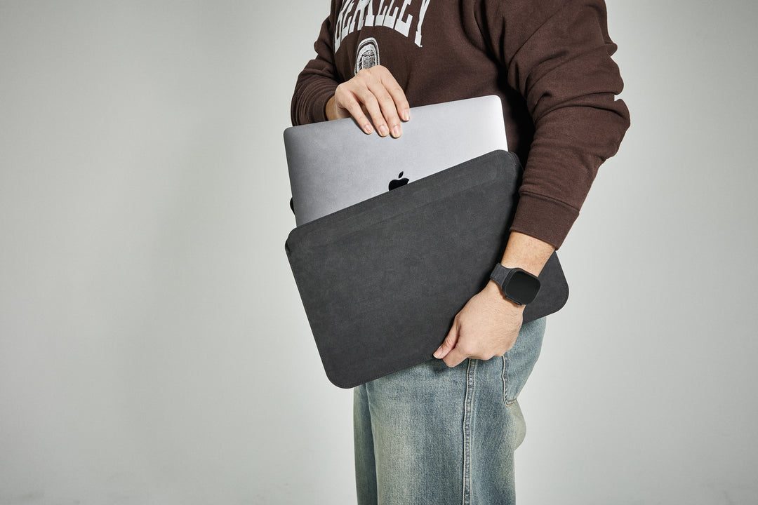 Laptop Pouch – ALTRA ALMA
